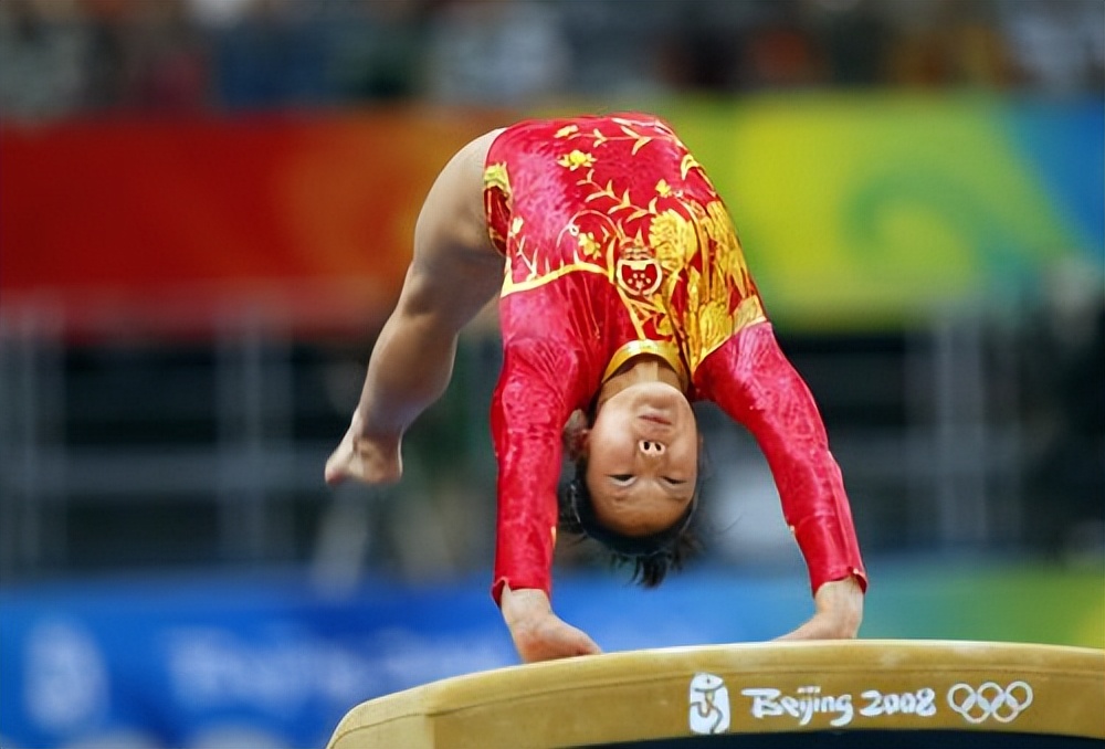 "Queen of gymnastics" Cheng Fei, a 35-year-old associate professor who ...