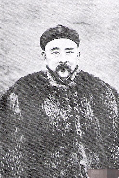 What was the situation in Beijing when Zhang Xun was restored? - iNEWS