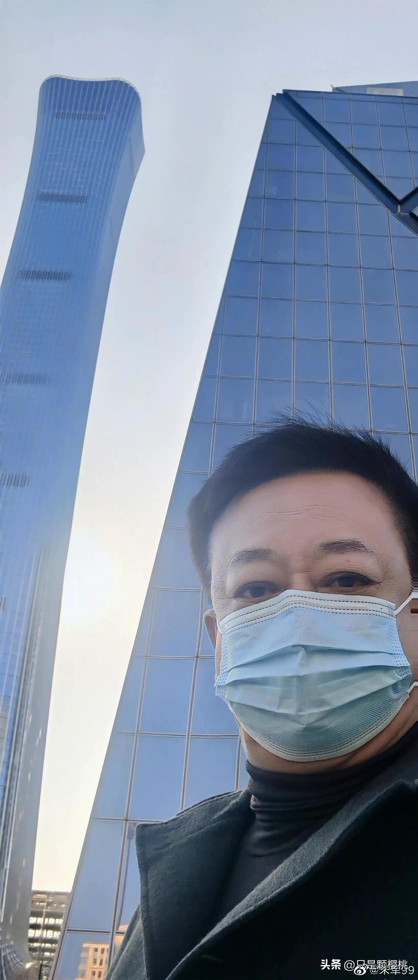 Zhu Jun returned to CCTV for the first time in four years. Zhu Jun's ...