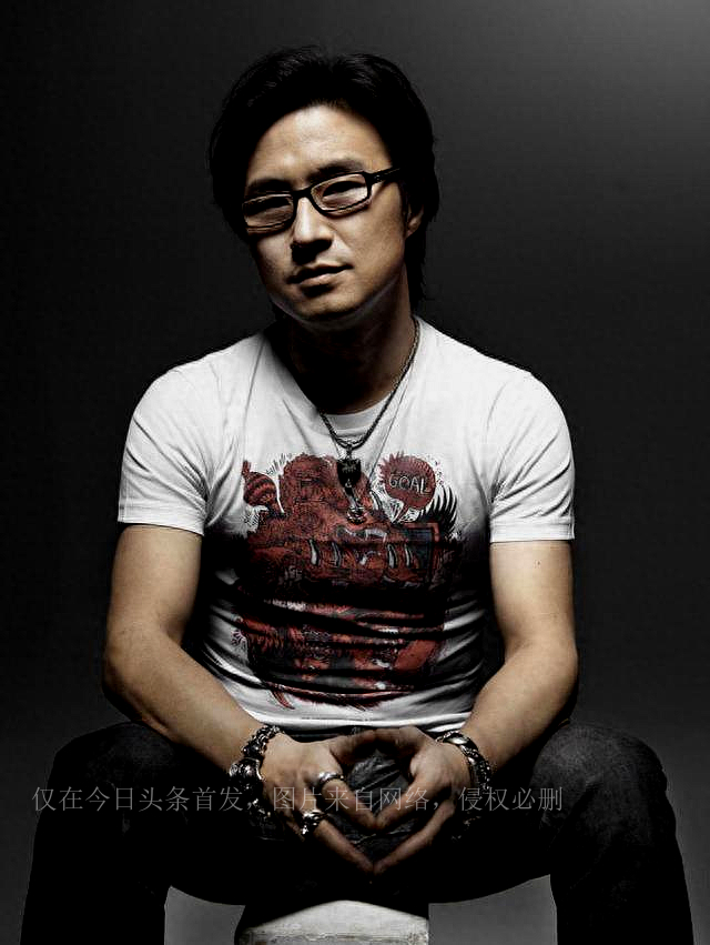 "Rock singer" Wang Feng, he was married to a host for the first time, a ...