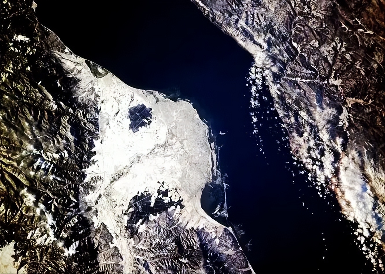 A Study on the Expansion of Hydrous Shear Zones During the Early ...