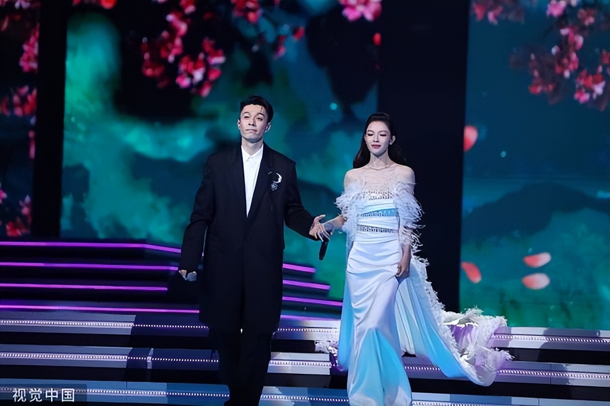 Live pictures of the Gala in the Greater Bay Area: Jackie Chan, Zhang Ziyi, Andy Lau singing ...
