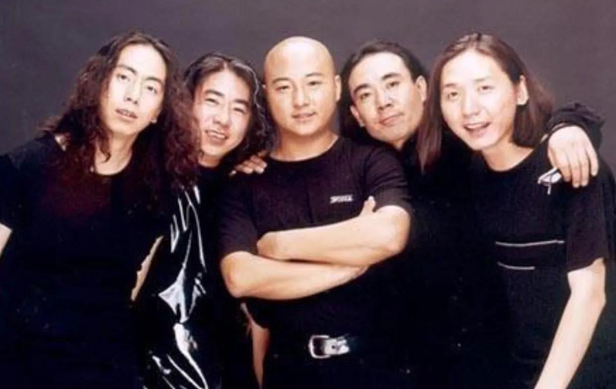 Zhou Xiaoou and Wu Jing were young, they raised their son alone after ...