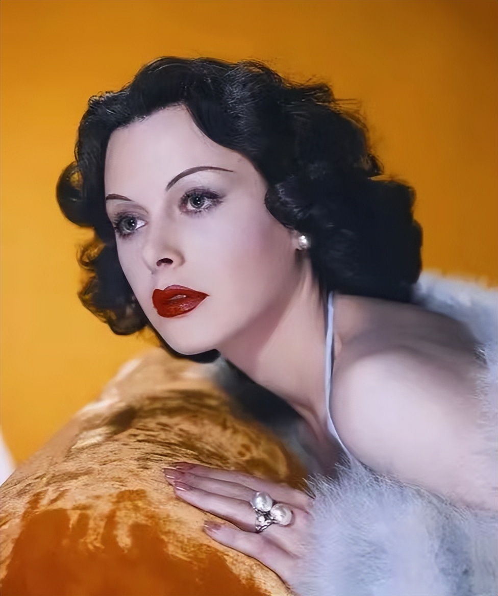 Heidi Rama: Gorgeous actress, mother of WiFi - iNEWS