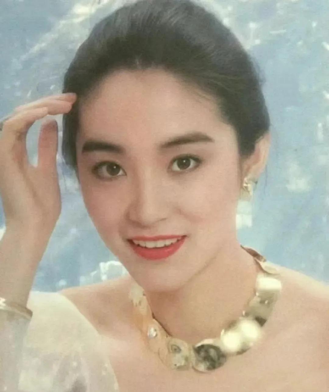 Lin Qingxia's beautiful photos - iNEWS