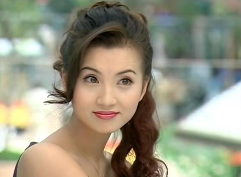 "Glamorous" Chen Hao: Married to a banker husband at the peak, now 44 years old with sons and ...