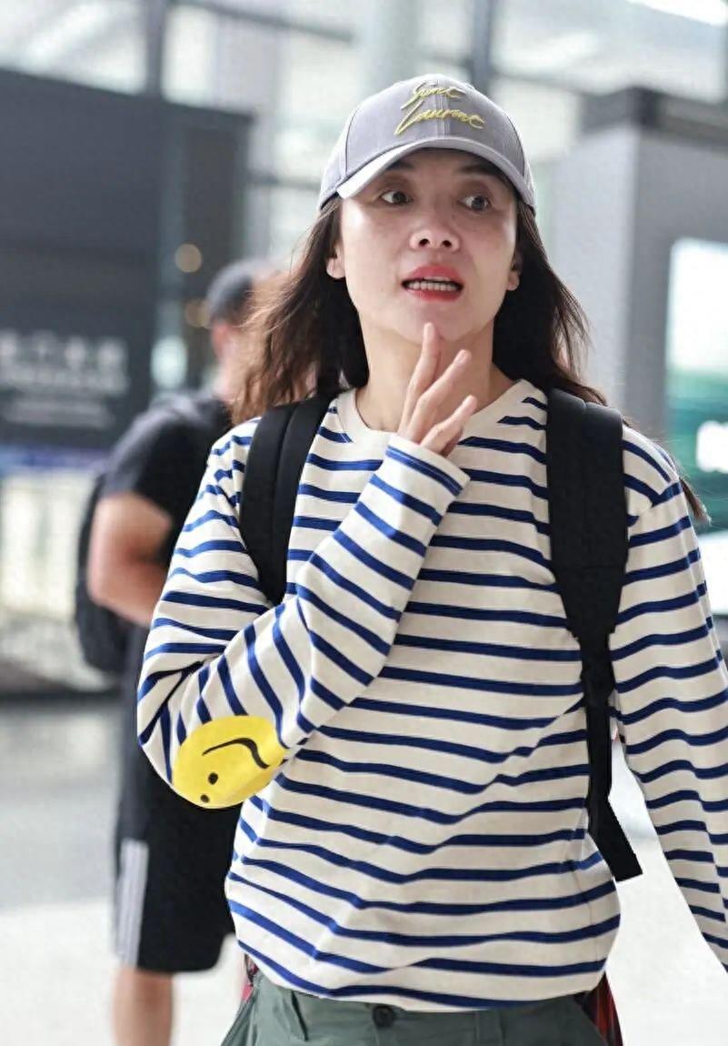 Song Jia was too confident when she walked into the airport without ...
