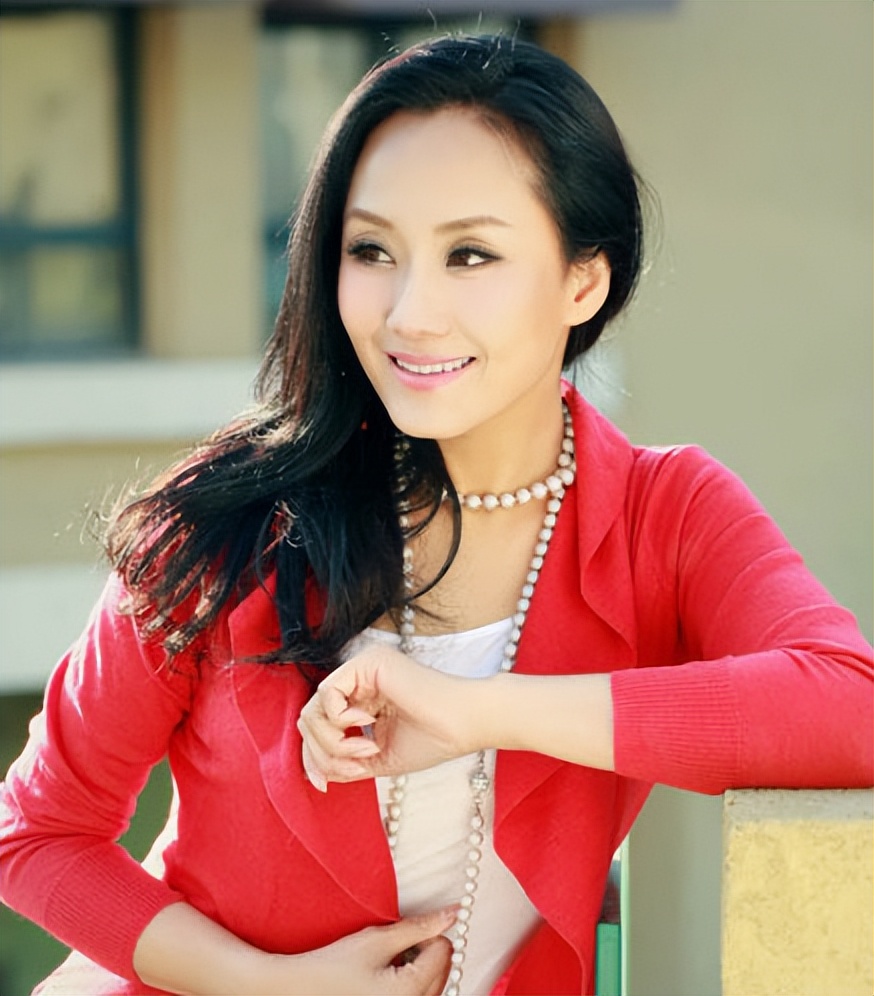 Actor Li Ying, the older she is, the more charming she is, and she was ...