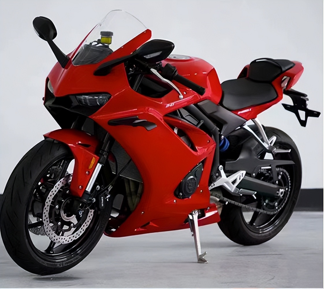 The 35800 domestic first four-cylinder imitation game is really ...