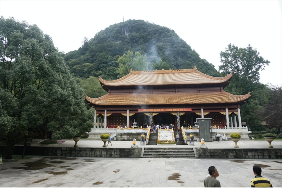 White clouds flying on Jiuyi Mountain - iNEWS