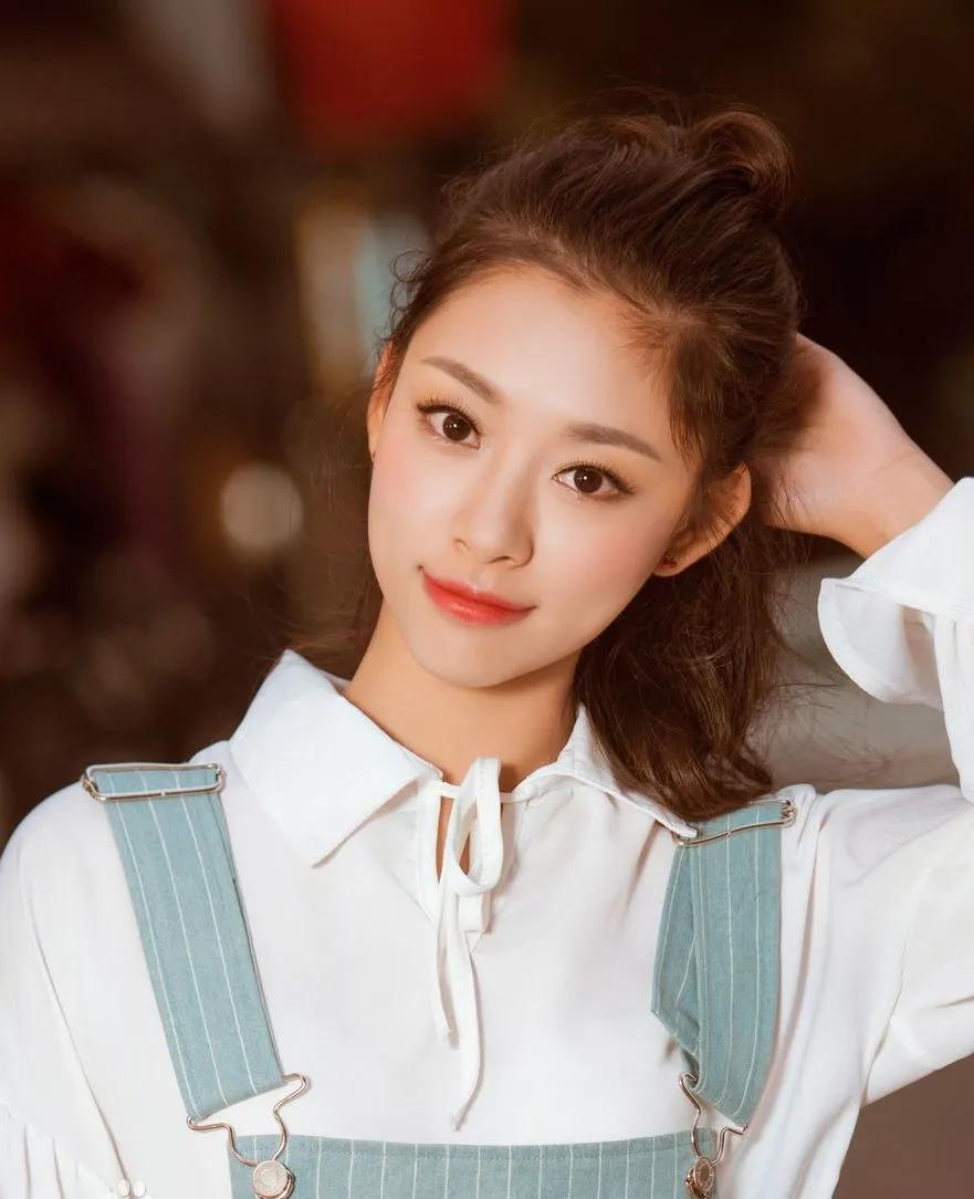 Share pictures - beautiful beauty Ye Xuanqing - iNEWS