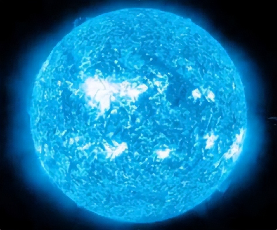 Blue giant star: giant in the universe, are there stars around it? - iNEWS