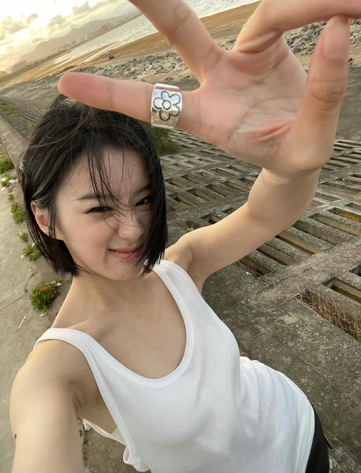 Bao Shangen's short hair is so exciting, the delicate beauty of a girl ...