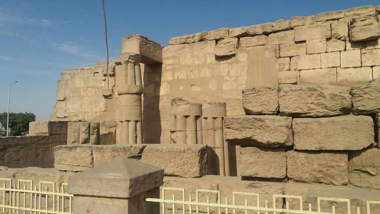 Briefly describe the worship centers and priests of the gods of Mentu ...