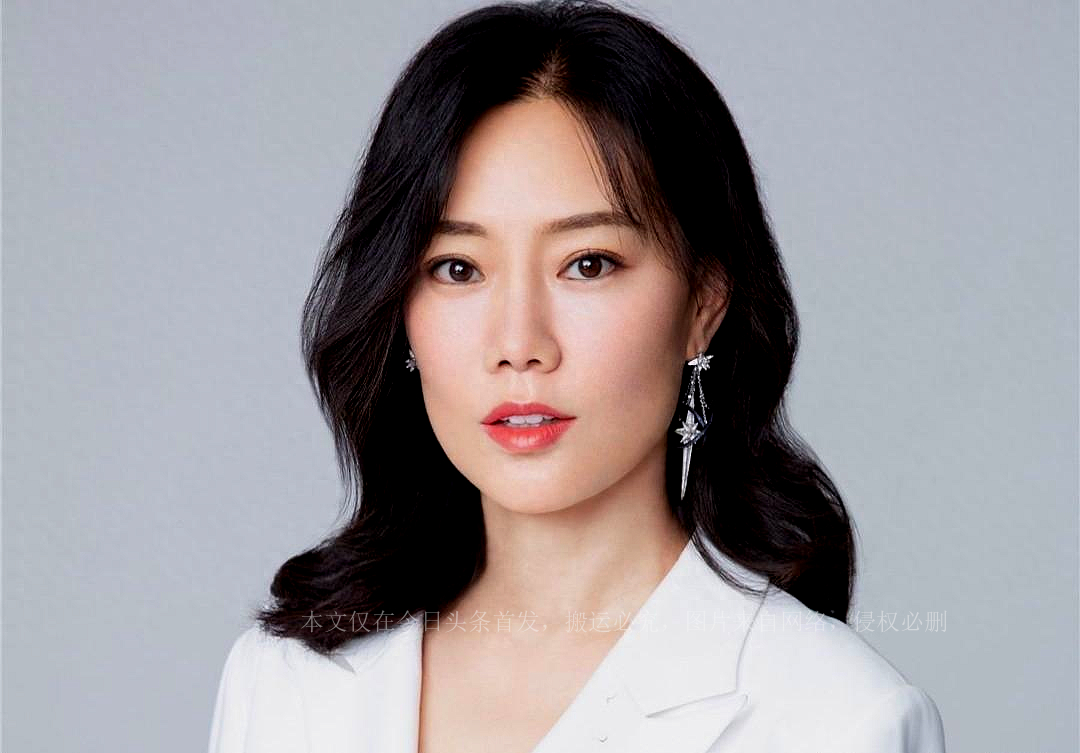 Comparing the appearance of the ten women in "Sweeping the Crime", Yang ...