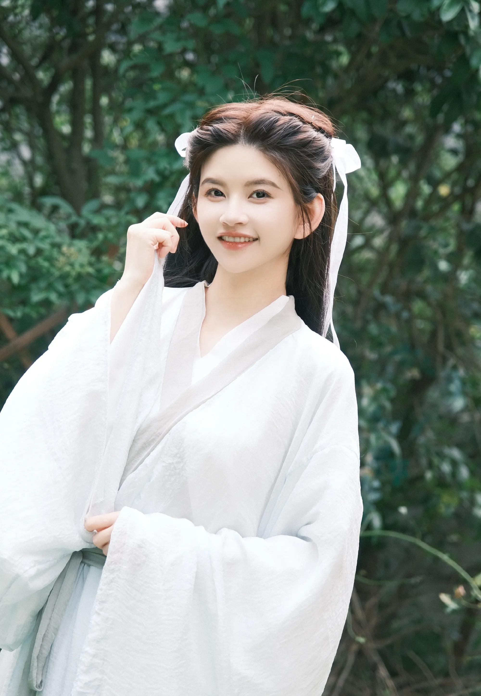 Star costume photos / Lin Siyi - iNEWS