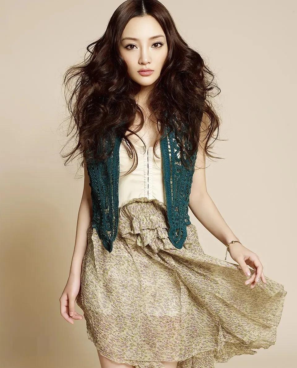 China's top goddess Li Xiaolu, small and exquisite and as beautiful as Baolu - iNEWS