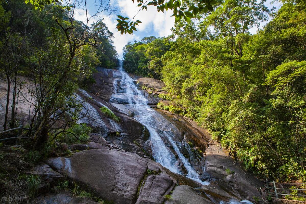 Pursuing the Beauty of Nature and Exploring the Cultural Heritage: The ...
