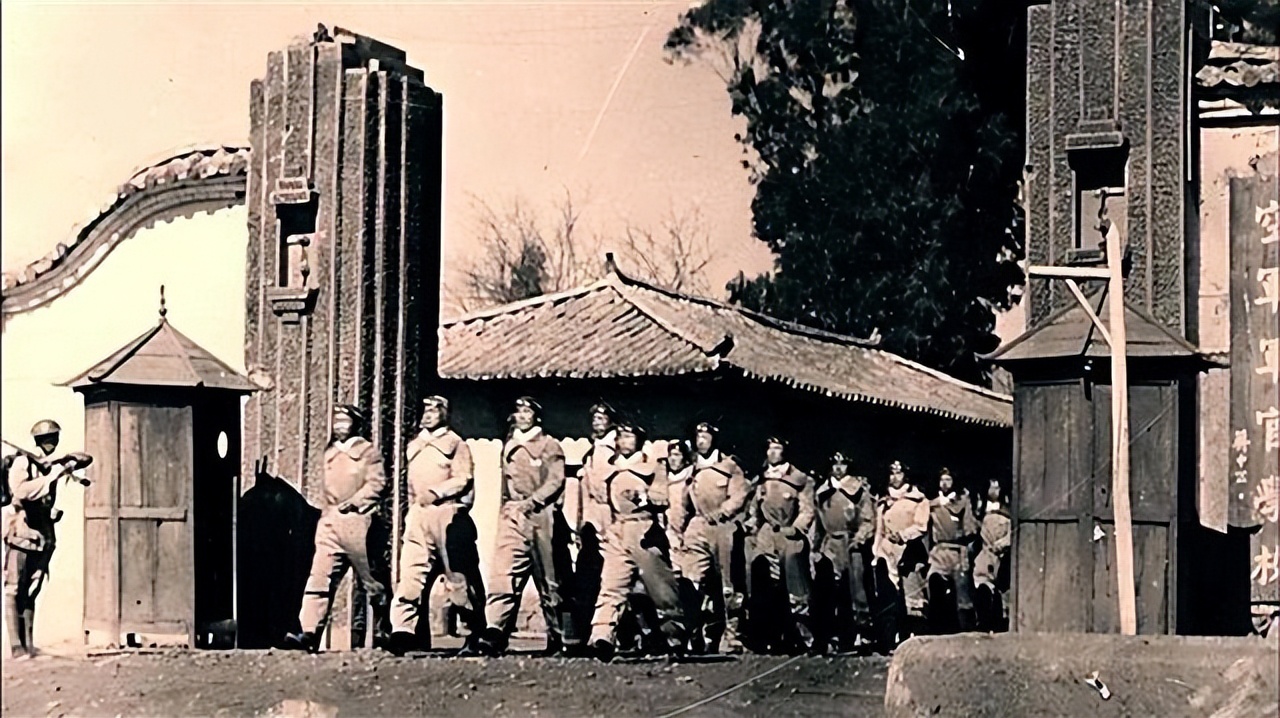 Chen Huaimin: The first generation of pilots crashed into the enemy and ...