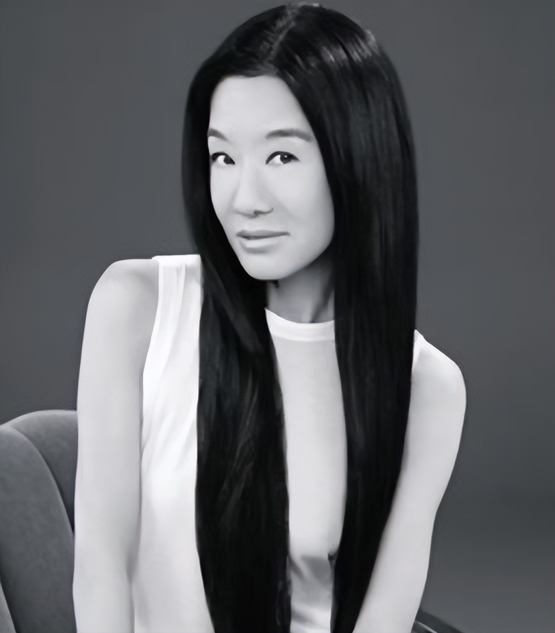 74-year-old Wang Weiwei attended the Oscars, revealing her true appearance: the girlish ...