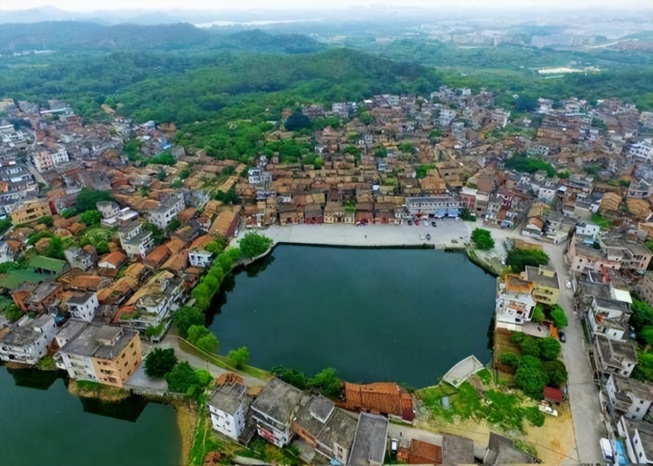 The Story of the Ancient Village by the Qishi River (2) - iNEWS