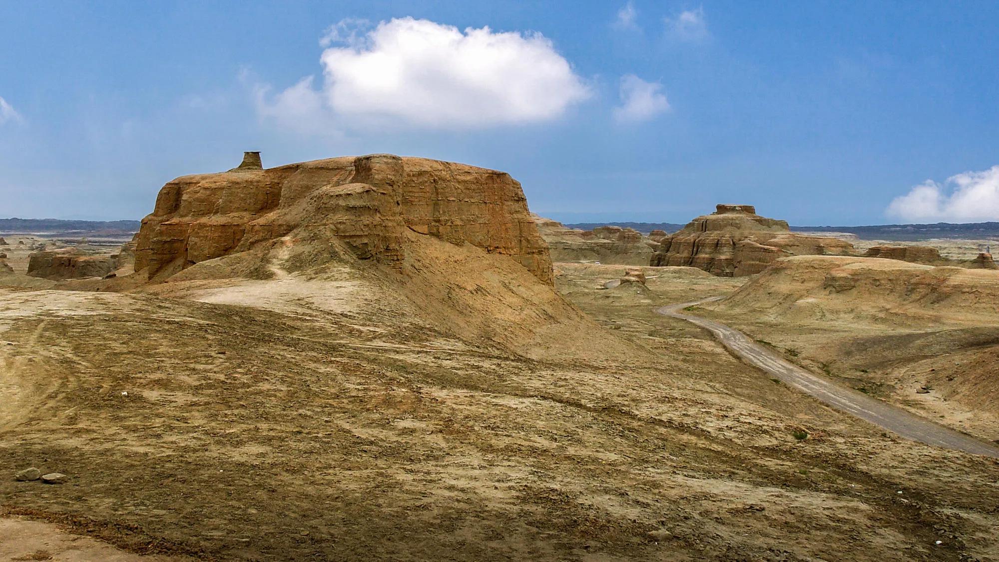 Xinjiang Devil City Bosten Lake Rob Village - iNEWS
