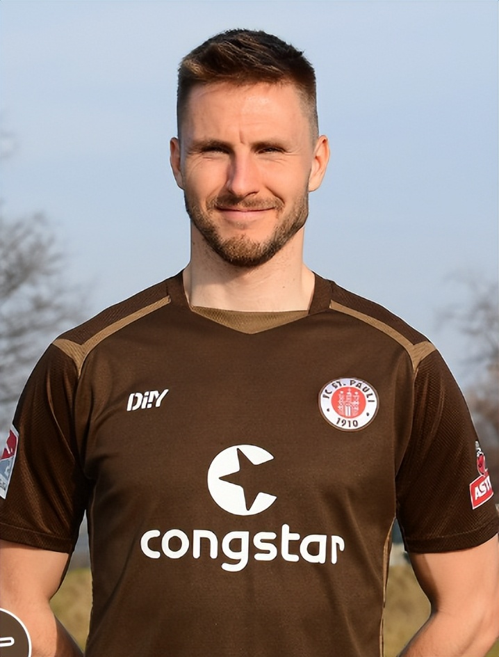 He is 1.91 meters tall and has won five championships. Will the captain ...