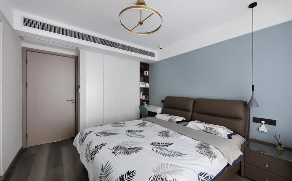 She has a small home of 76 square meters, and the people who come to ...