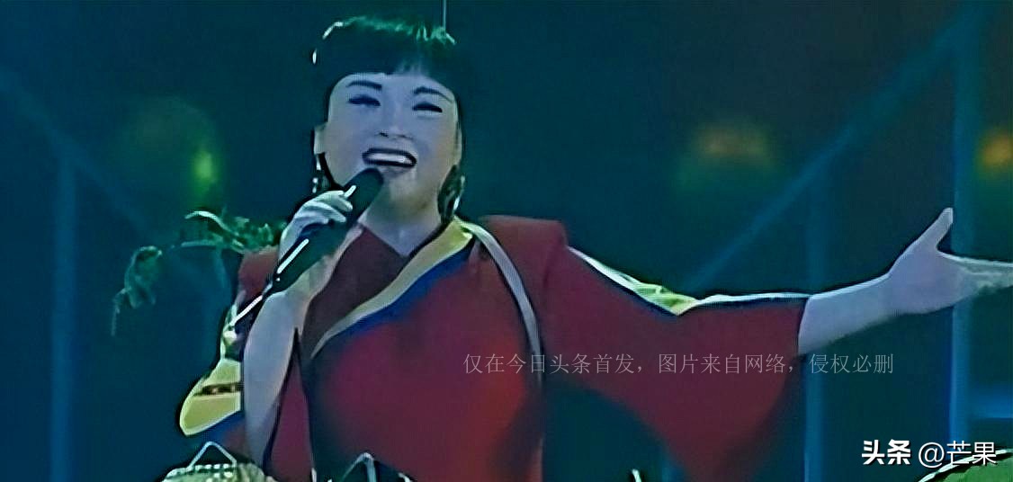 Singer Li Qiong: She became famous overnight at the age of 21, but was ...
