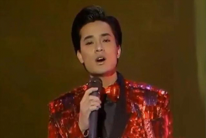 He is the original singer of "Bending Moon". He was as famous as Mao ...