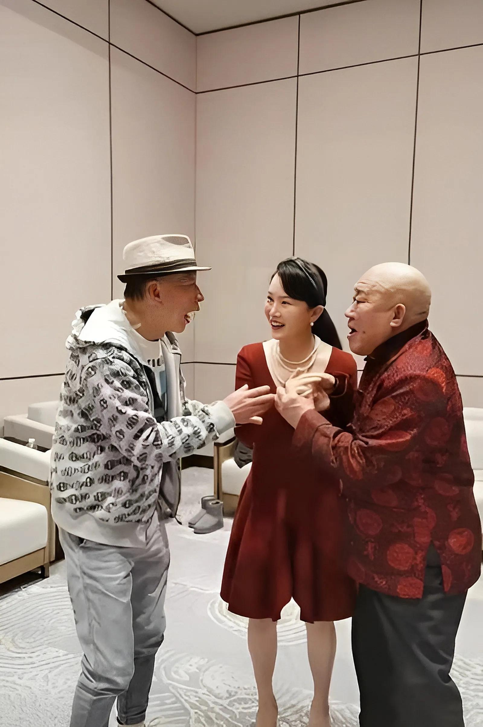 The play bone Du Xudong caused controversy again, but he held Ren Jing ...