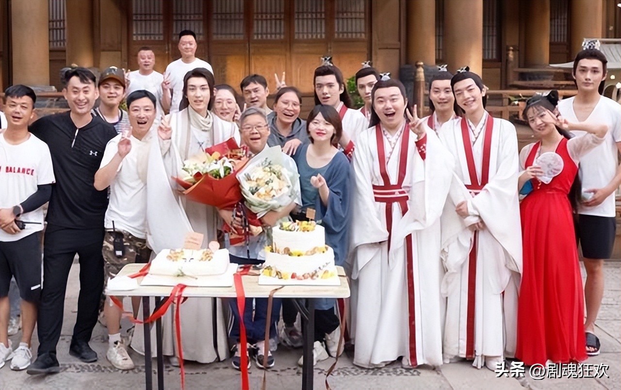 "Hua Rong" Xianxia love sweet abuse strikes, Ju Jingyi and Guo Junchen interpret the love of the ...