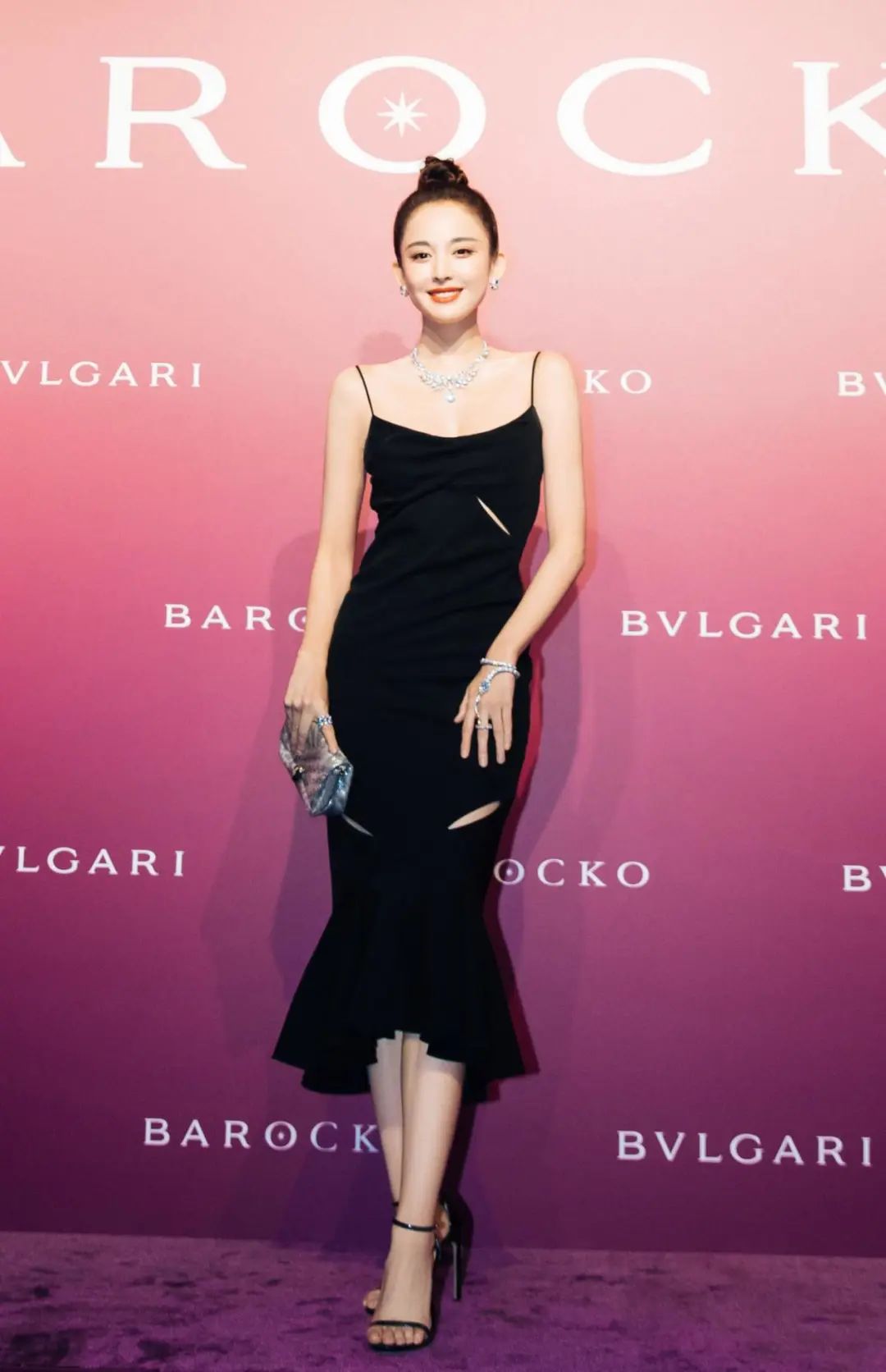 Gu Li Nazha is really "material", wearing a fishtail skirt with ...