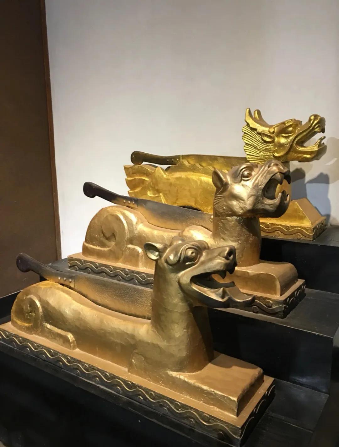 In the 93 version of Bao Qingtian, the most classic is Bao Zheng or ...