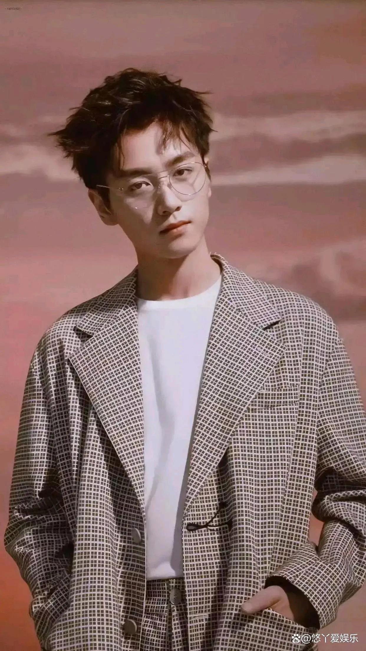 Chen Xiao started writing novels - iNEWS