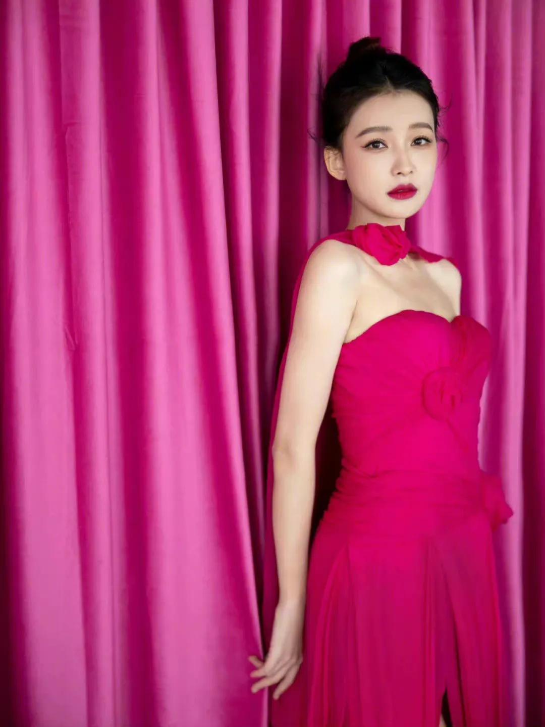 Sexy good figure goddess - iMedia