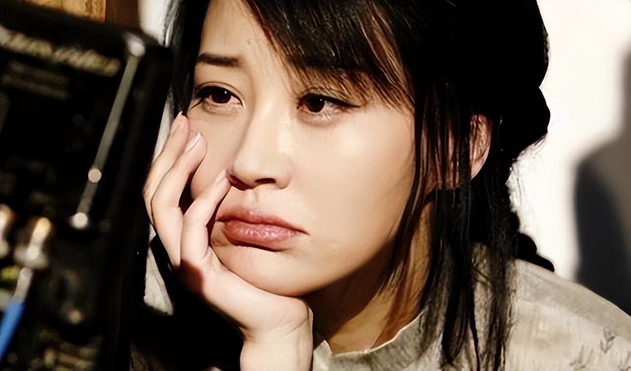 "Flirty, young and old take all", 54-year-old Xu Qing, is getting hotter and hotter with age ...