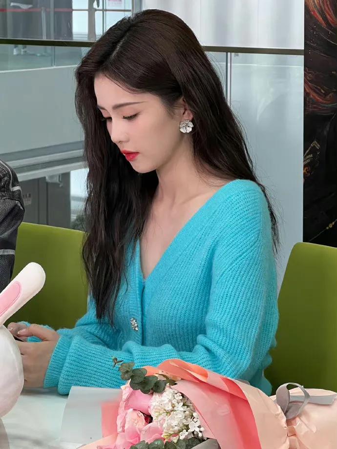 Does anyone care about Bailu Luo Yunxi! - iNEWS