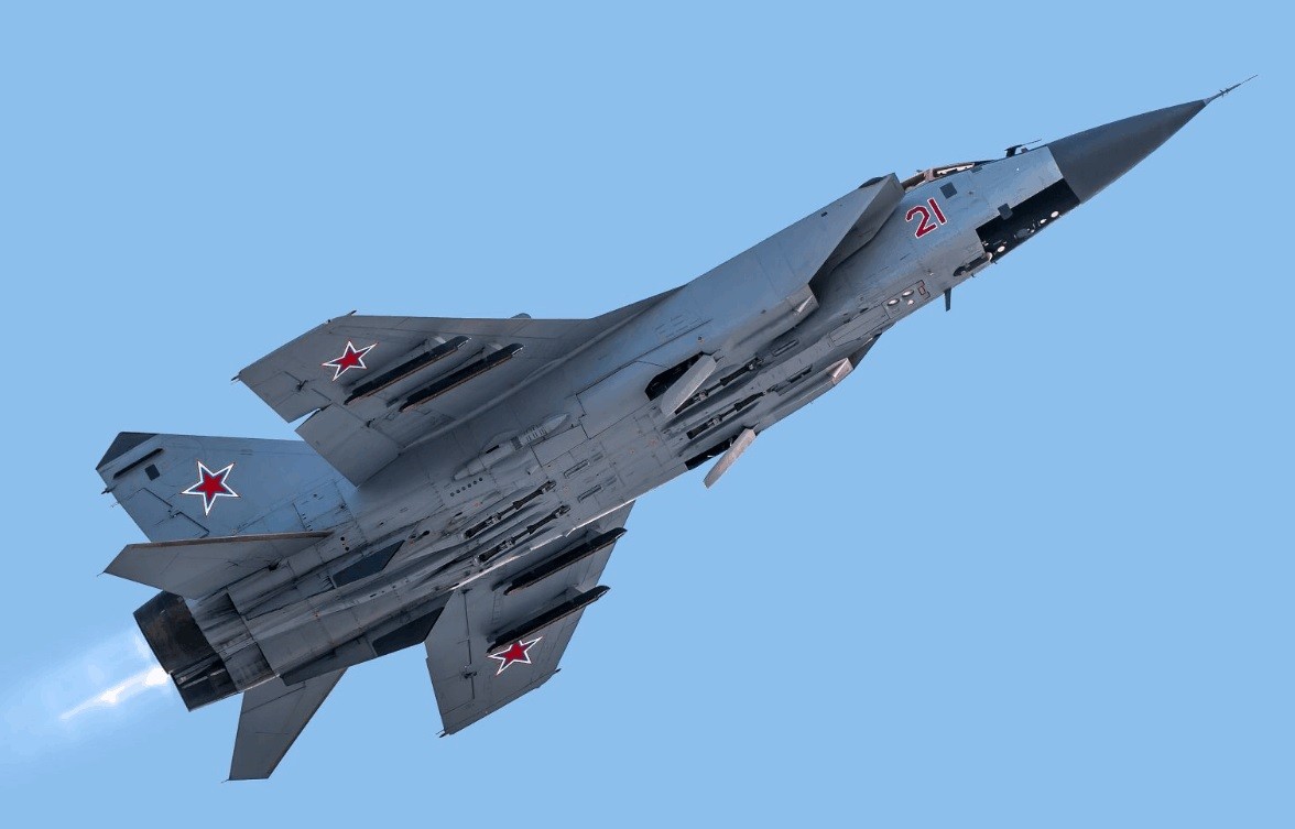 British reconnaissance plane invades Russian airspace, "world's fastest ...