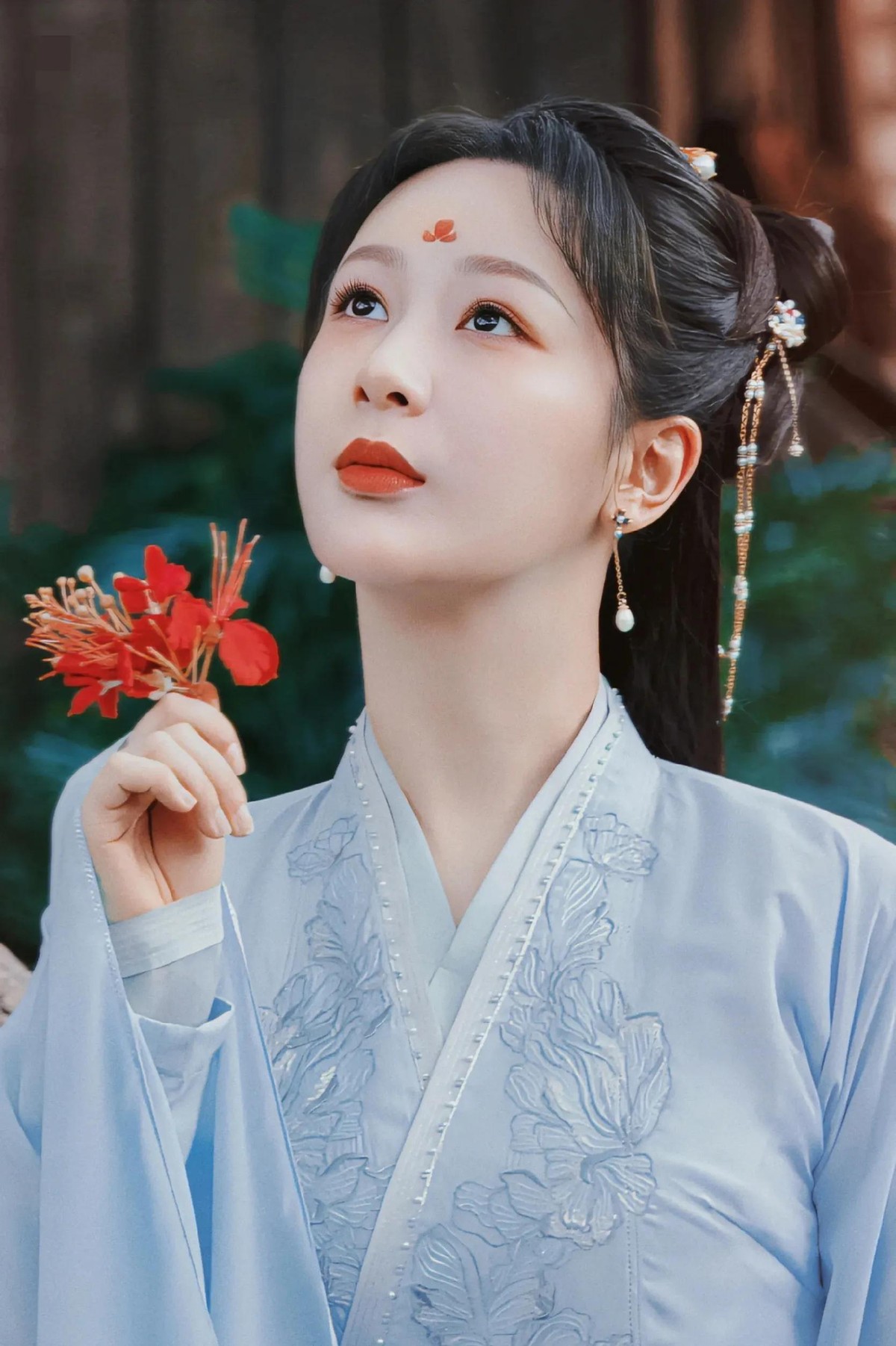When I watched "Ode to Joy", I didn't think Yang Zi was so good-looking ...