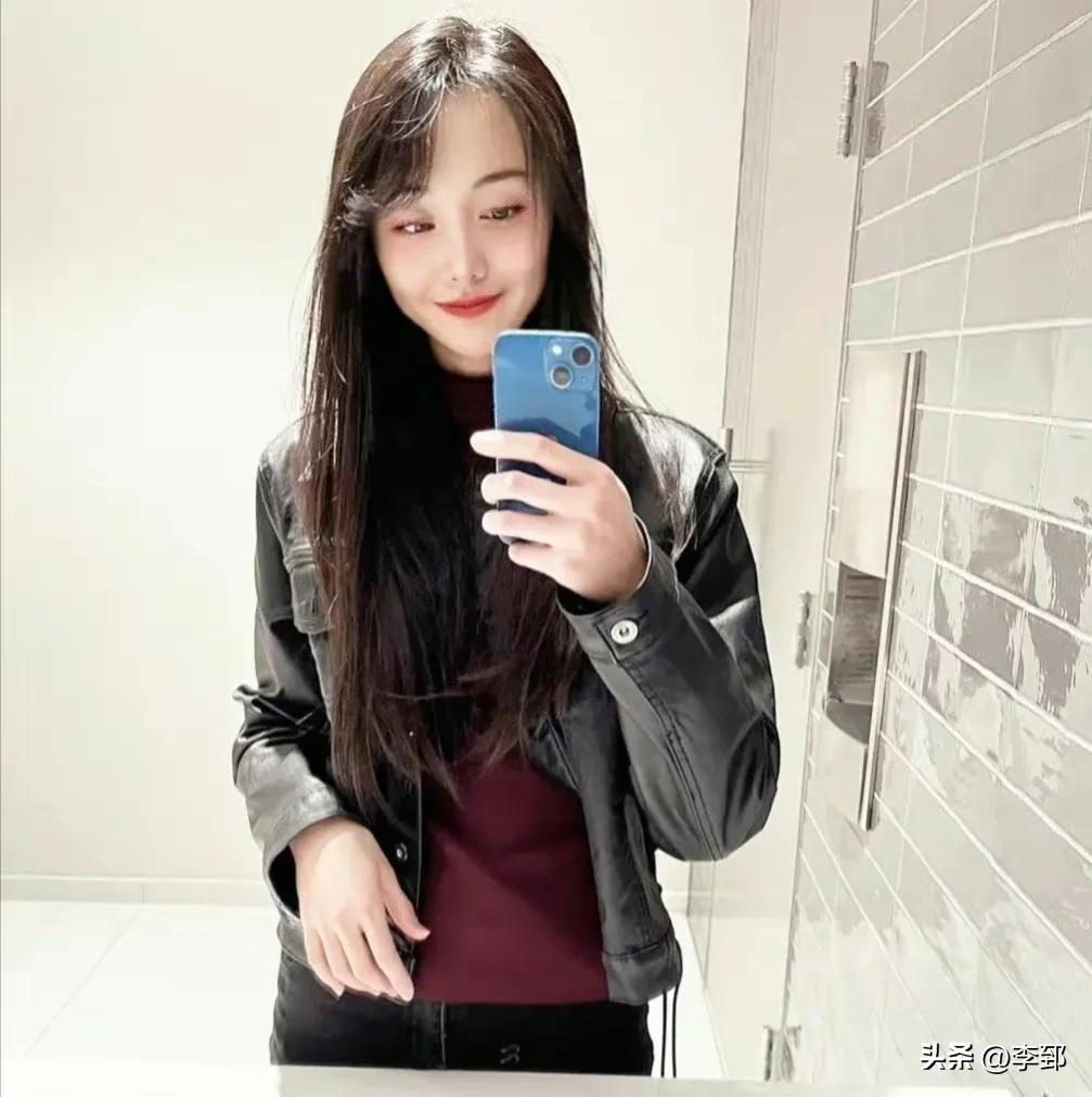A recent photo of Zheng Shuang's haggardness was exposed, with obvious ...