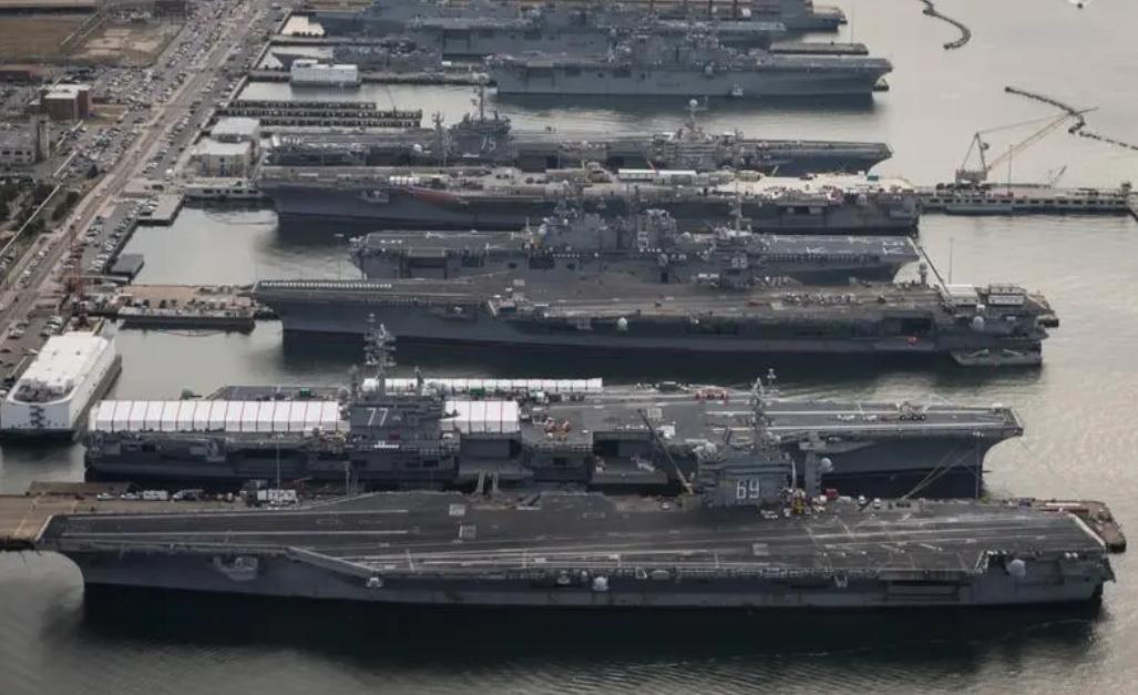 All 11 aircraft carriers in the United States are lying down. In order ...