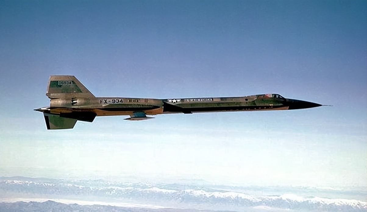 What is the difference between American advanced aircraft SR-71 and YF-12? - iMedia