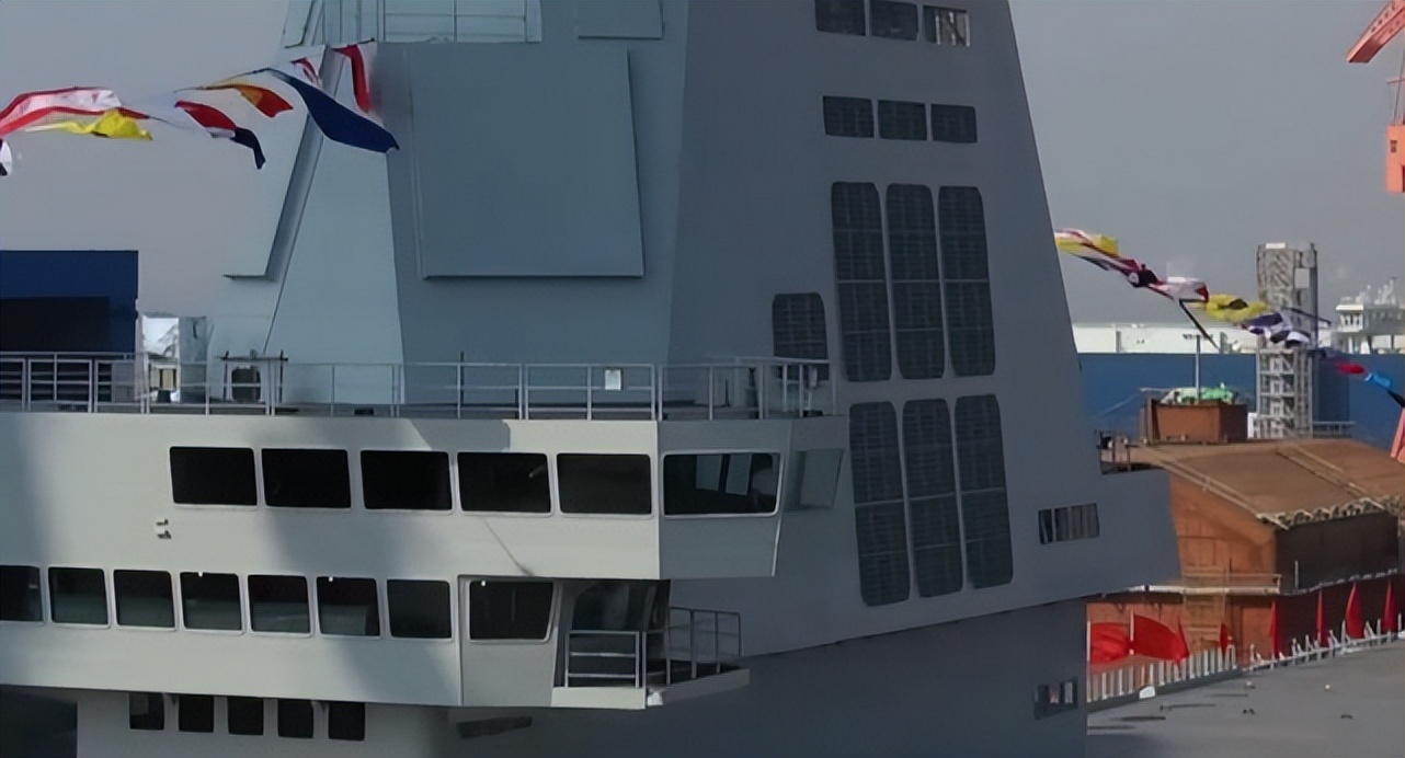 Type 003 aircraft carrier: The navy released an aerial video, the ...