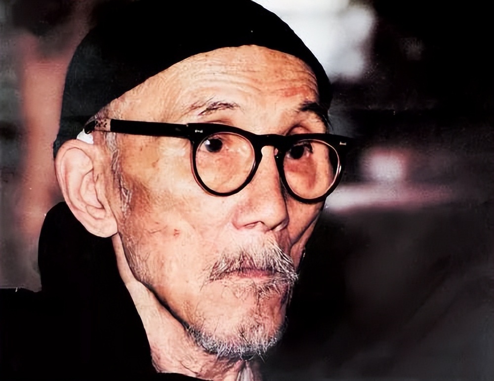 Liang Qi: After digging through the toilet and looking at the gate, the ...