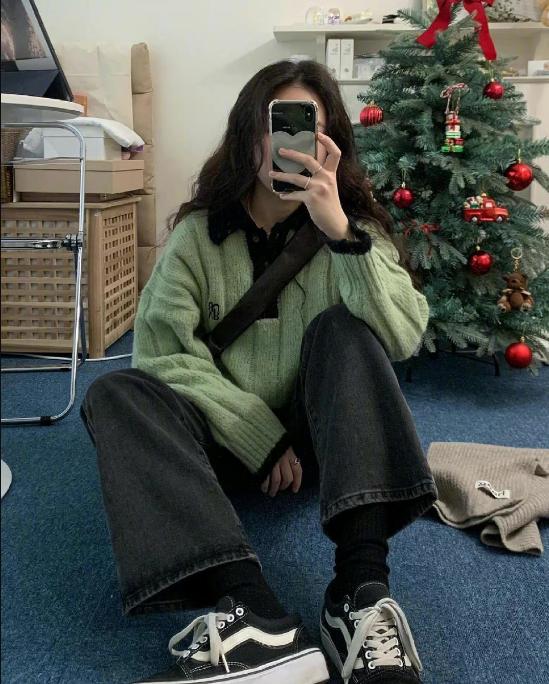 South Korean ins fashion blogger jsionl is simply wearing the ...