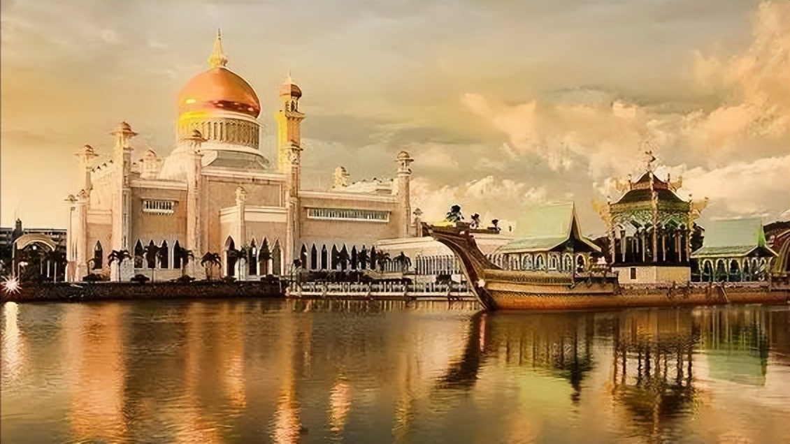 The key to the spirit and values of the Brunei Empire in the historical ...