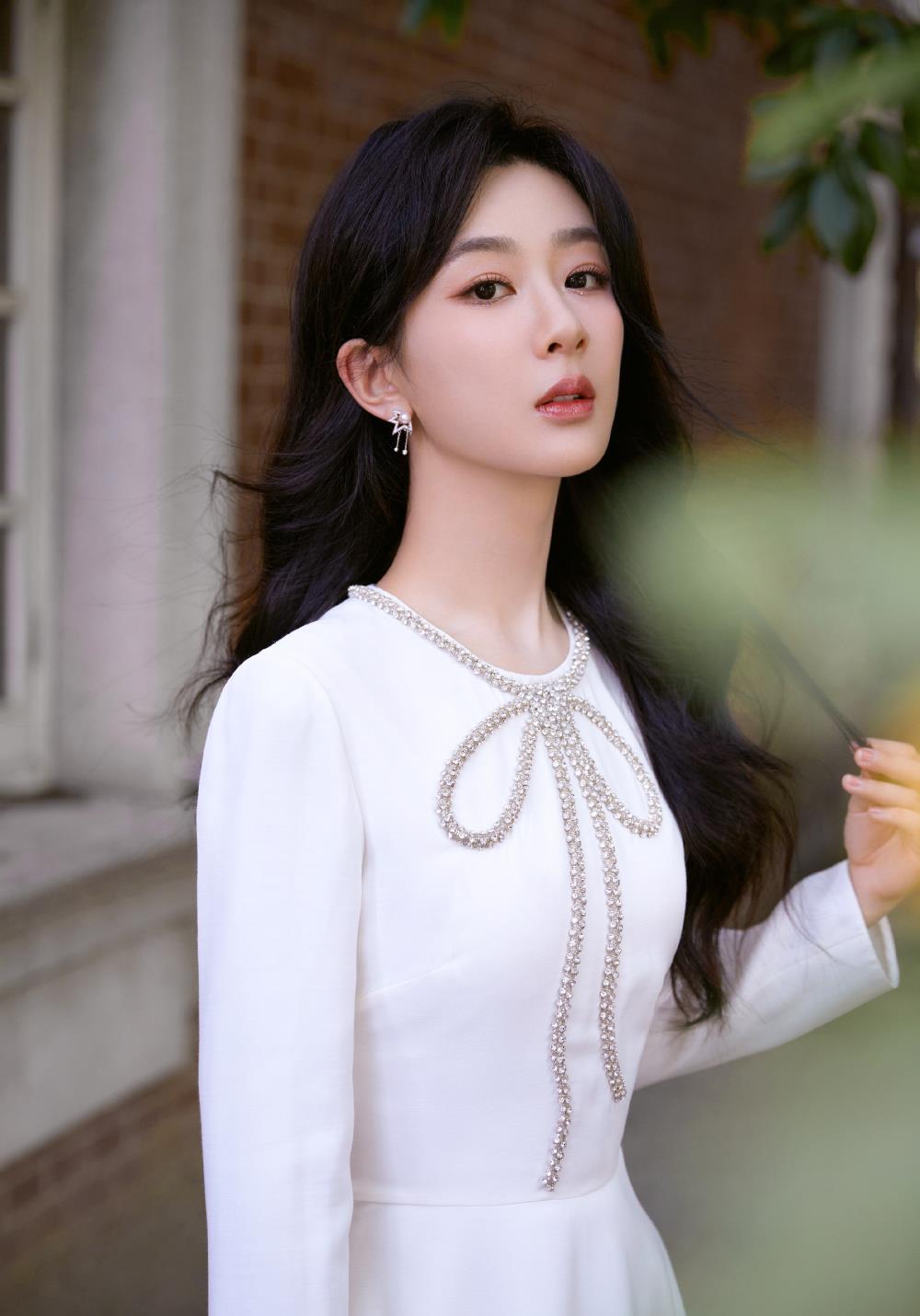 Yang Zi's "Long Time Love" is about to be released, with a good-looking ...