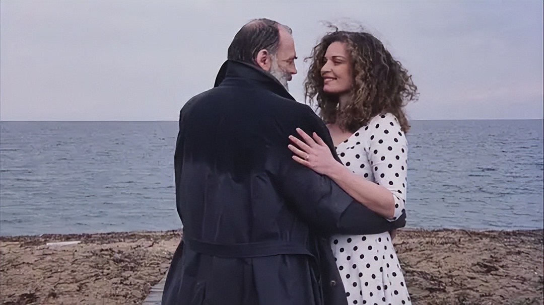 A boyfriend who has deleted his memory and falls in love with his ...