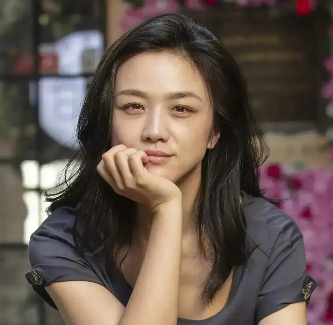 There is a kind of woman who has mediocre facial features but is very ...